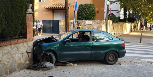 Se estampa conduciendo drogado y con el carné retirado a Mataró