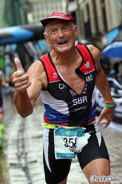Toni Noé, un veterano de 70 años que sólo piensa al hacer...